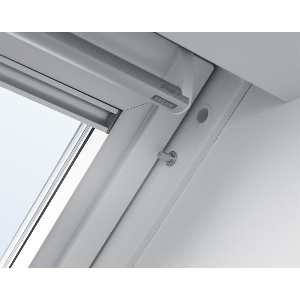 VELUX GGL CK04 2070 550 x 980mm White Painted Laminated Centre Pivot ...