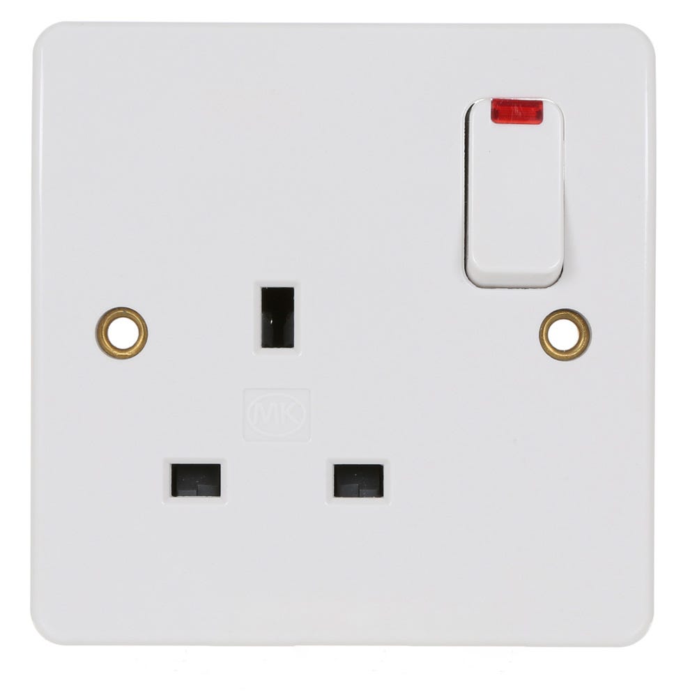 MK 13A 1 Gang DP Switched Socket K2657WHI