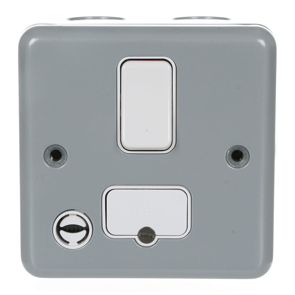 Metal Clad Sockets | MK Metalclad | MK Metal Clad Sockets | Builder Depot